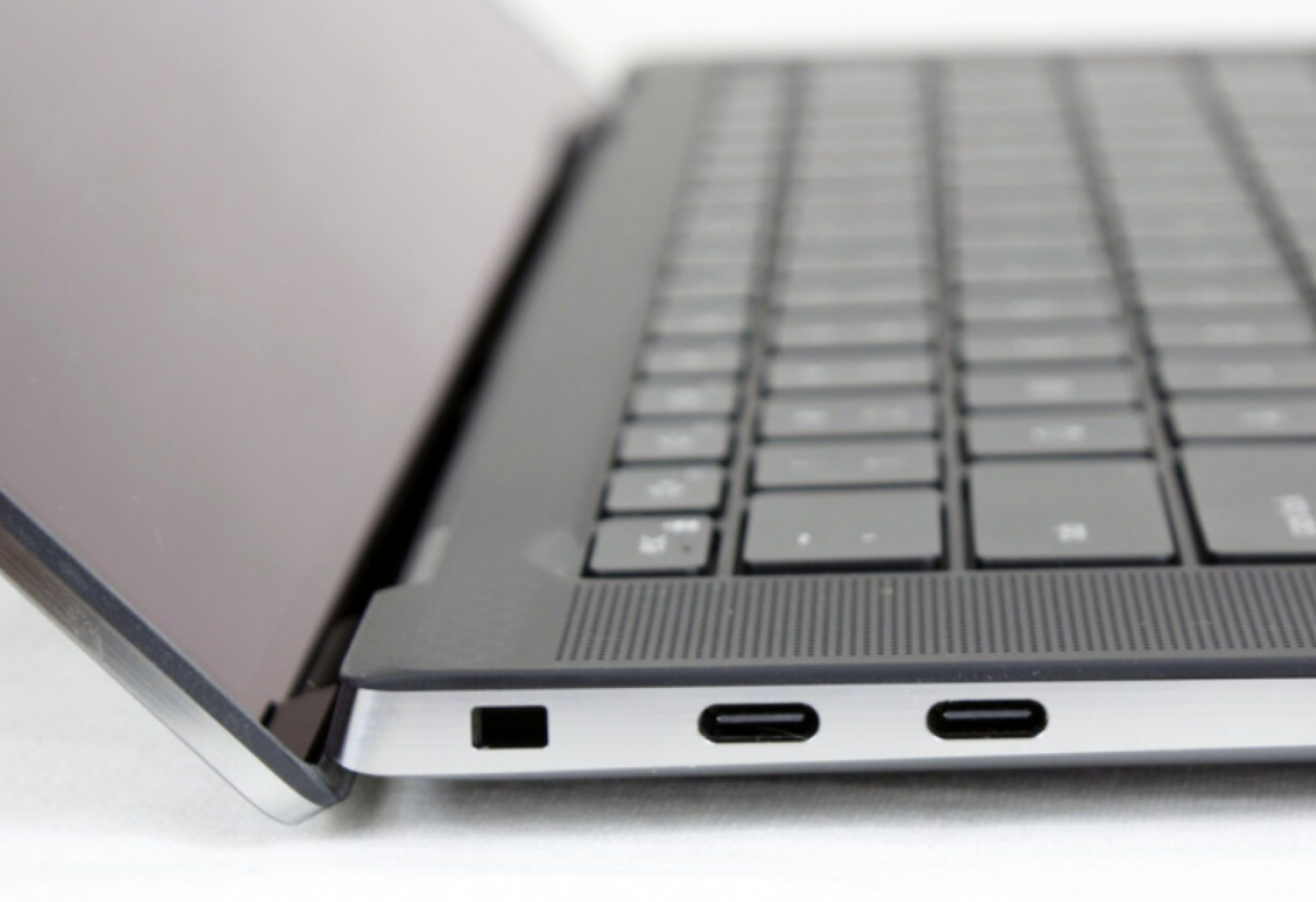 Giá Laptop Dell Precision 5560 Cũ Siêu Rẻ - Trả Góp 0%